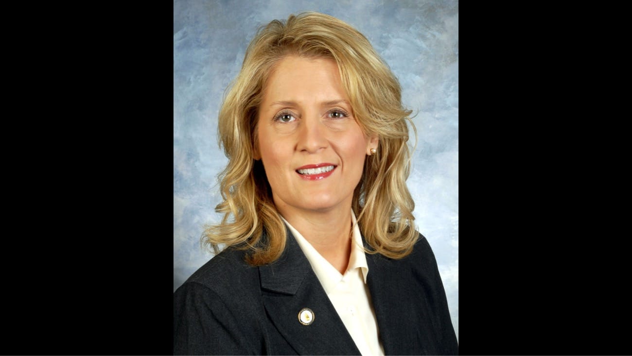 Robin Webb chooses fascism